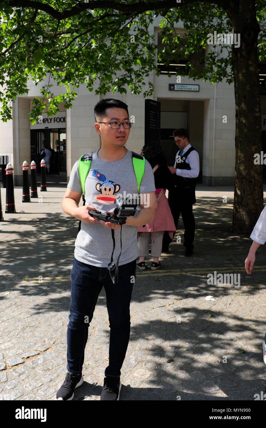 Video blogger vlogger st hi-res stock photography and images - Alamy