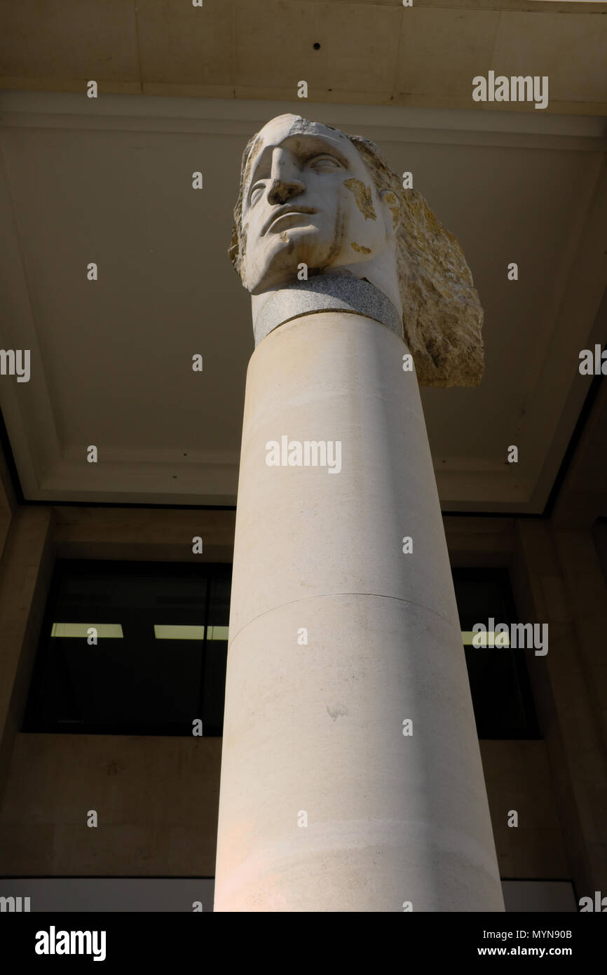 Statue head on pillar, St Pauls, City of London, London, England, UK ...