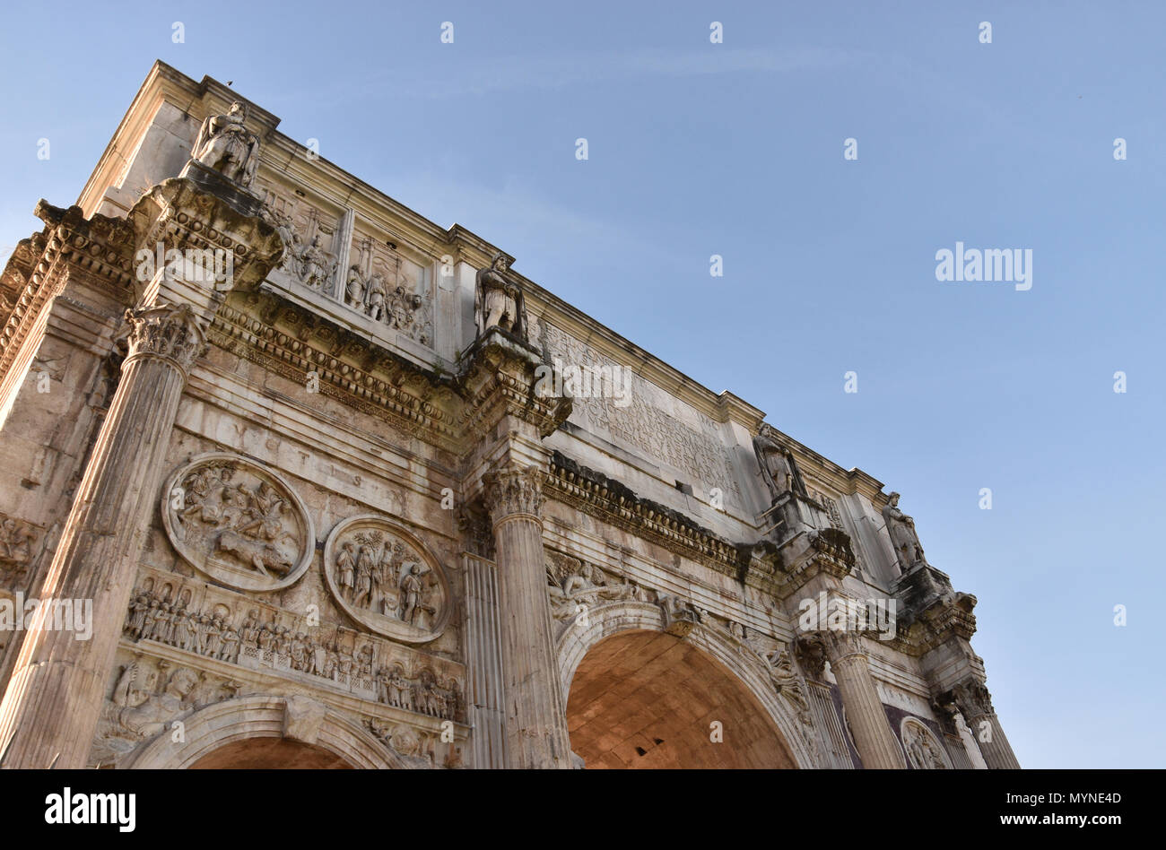 Arch of Constantine situated betwen the Colosseum and the Palatine Hill ...