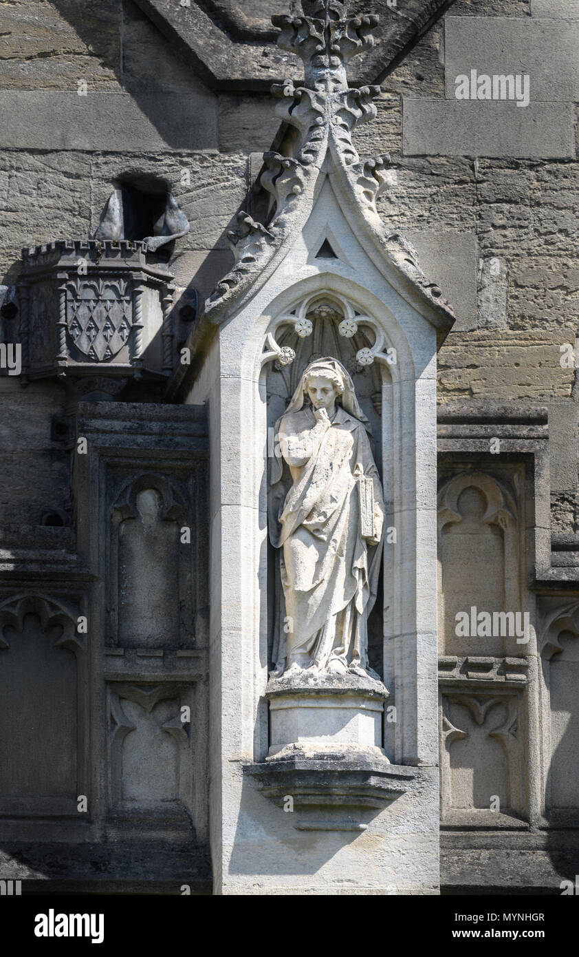 Magdalen college statue oxford hi-res stock photography and images - Alamy