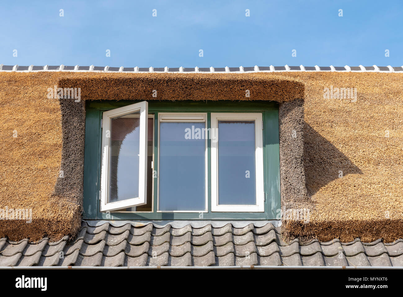 Rustic roofing hi-res stock photography and images - Alamy