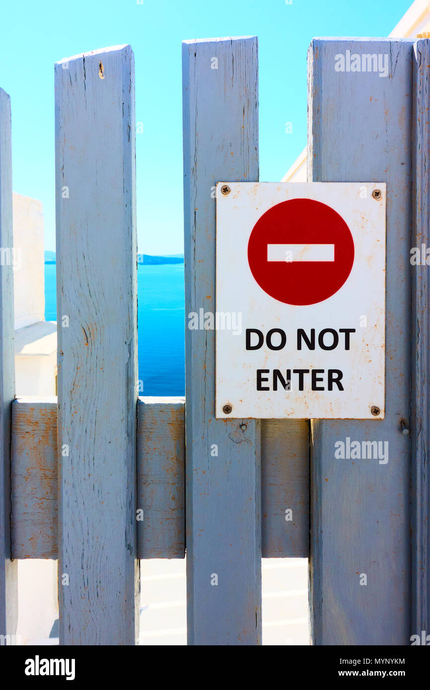Private property enter hi-res stock photography and images - Alamy