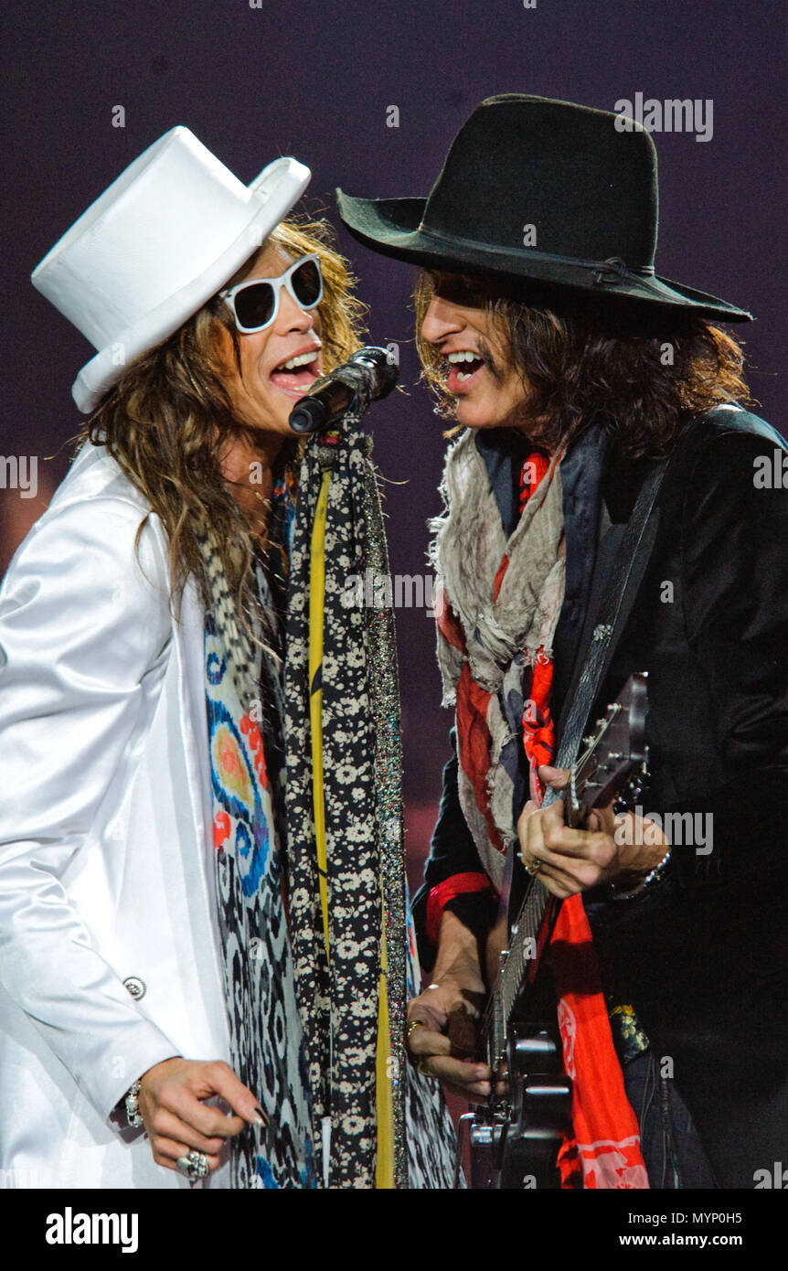 Of aerosmith hi-res stock photography and images - Alamy