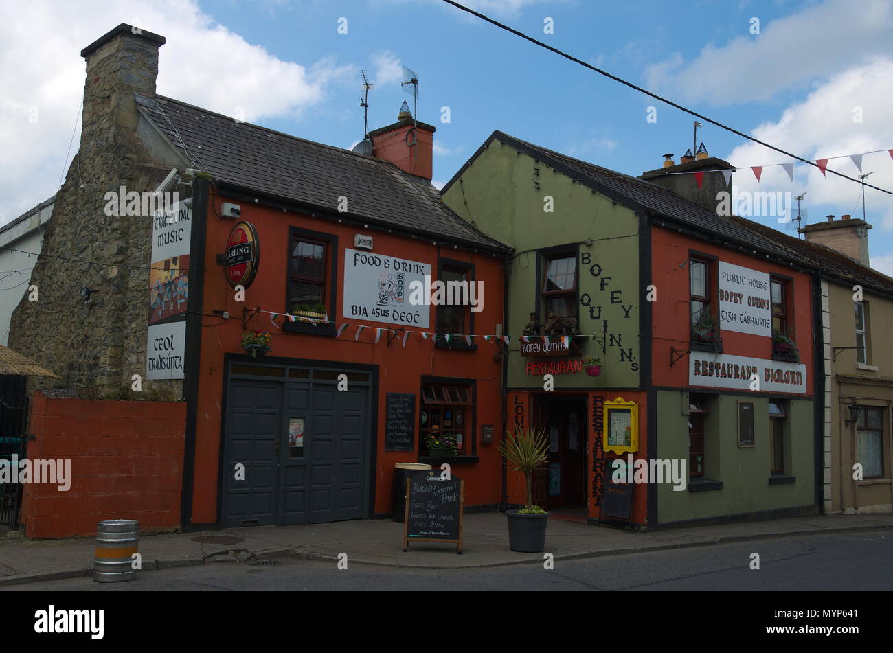 A pub in the scenic village of Corafin Stock Photo - Alamy