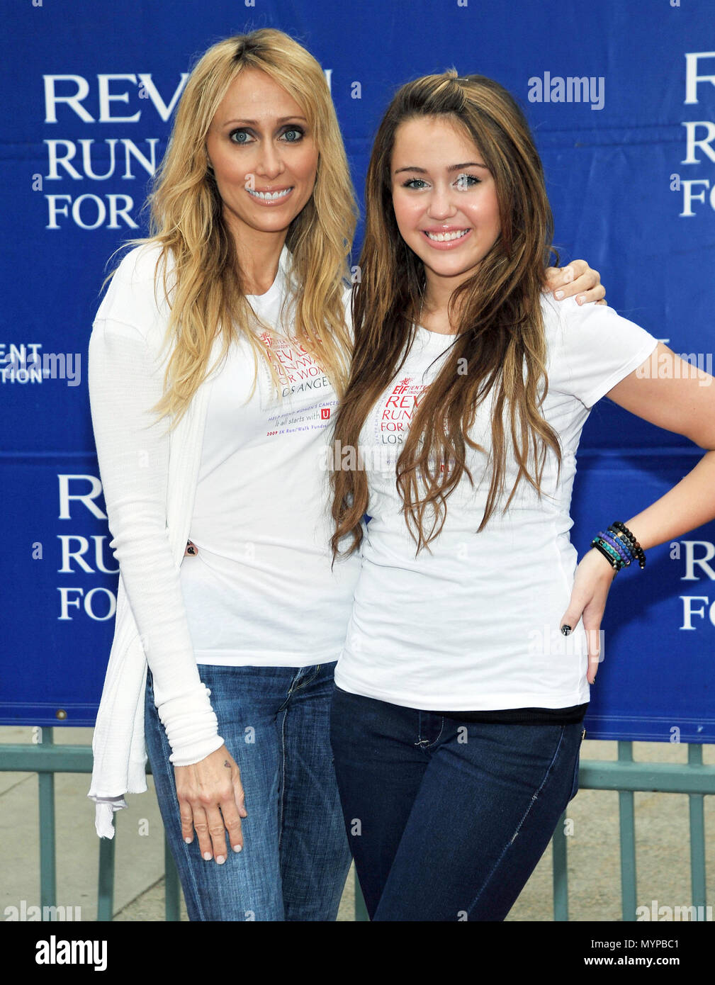 Trish Cyrus with daughter Miley Cyrus - Revlon Run / Walk for Women to ...