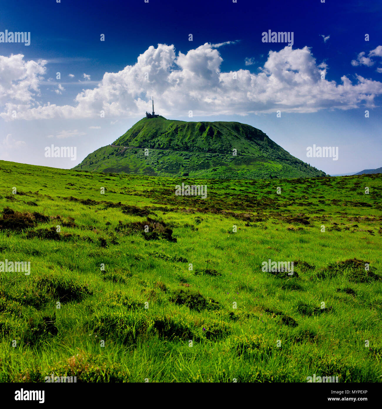 Volcano puy de dome hi-res stock photography and images - Alamy