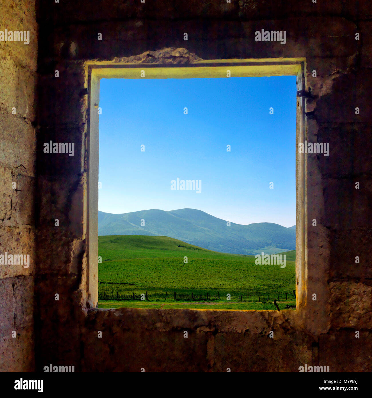 Landscape out of the window hi-res stock photography and images - Alamy