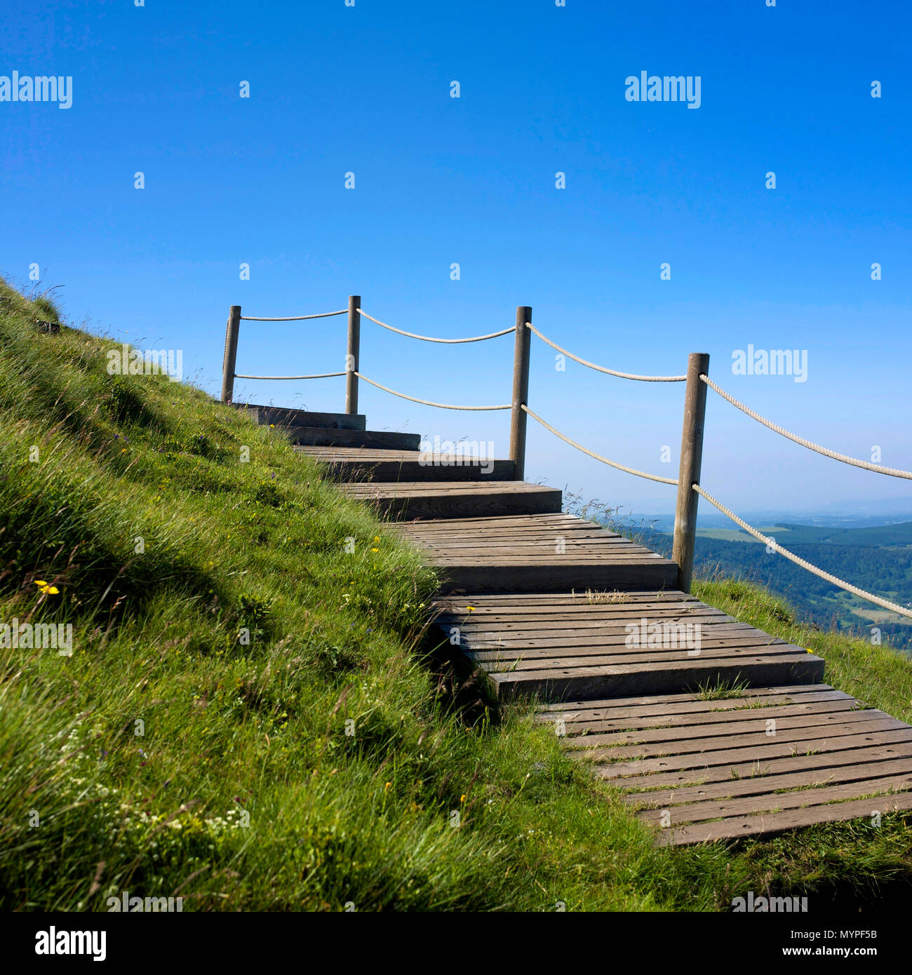 Dome walkway hi-res stock photography and images - Alamy