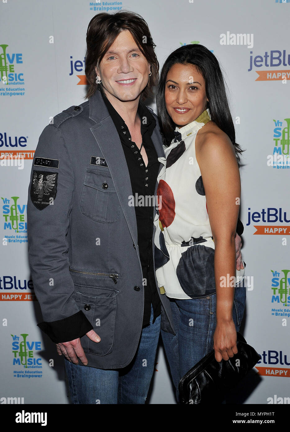 Rzeznik John Goo Goo Dolls - The VH1 Save The Music Foundation Party at ...