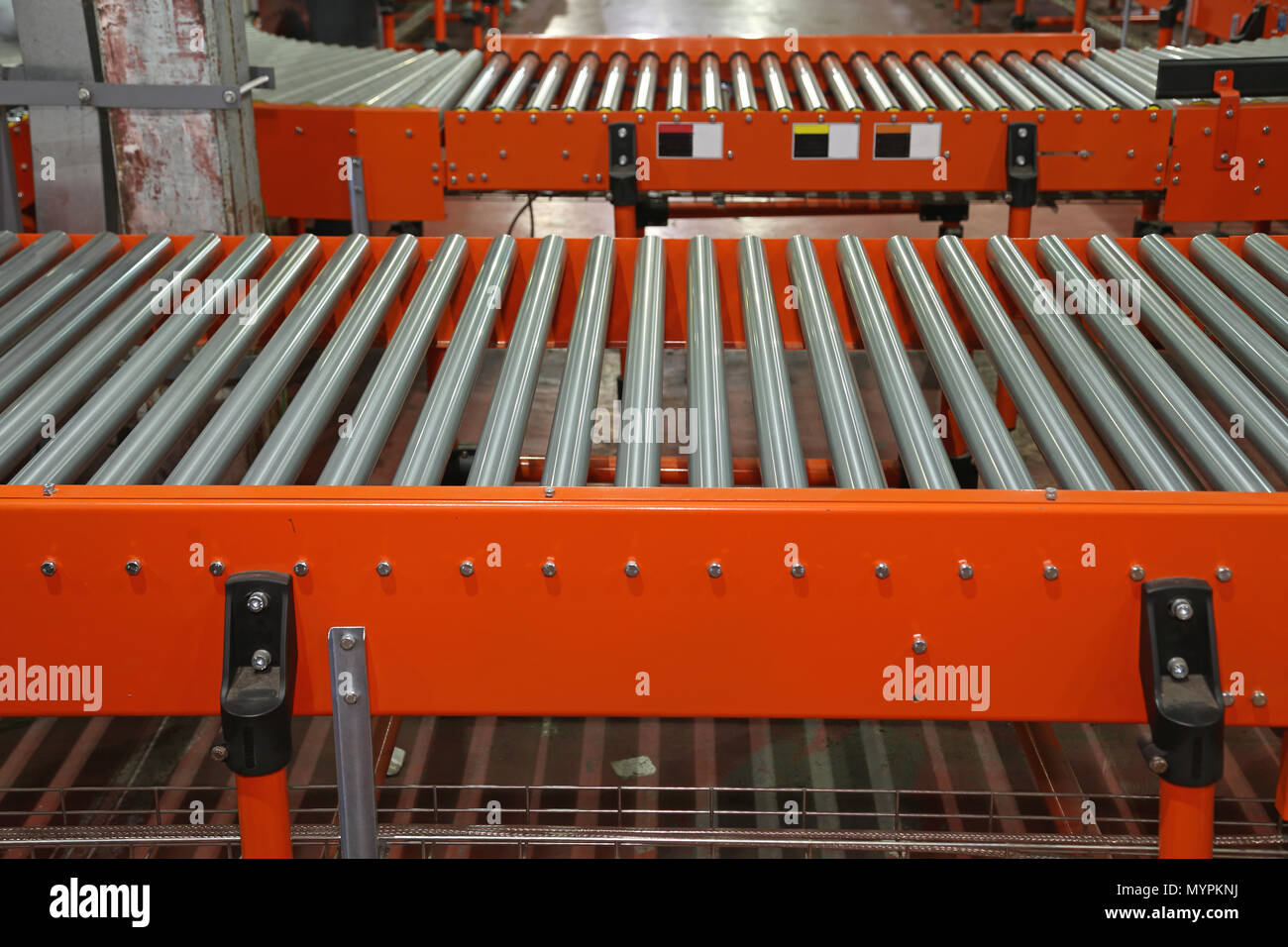 Conveyor Roller System For Sorting in Distribution Warehouse Stock ...