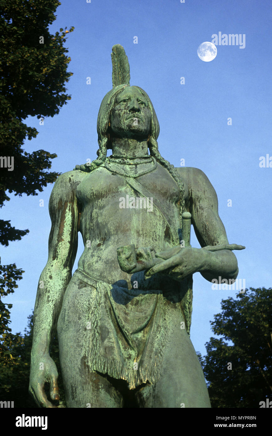 Wampanoag native american indian hi-res stock photography and images ...