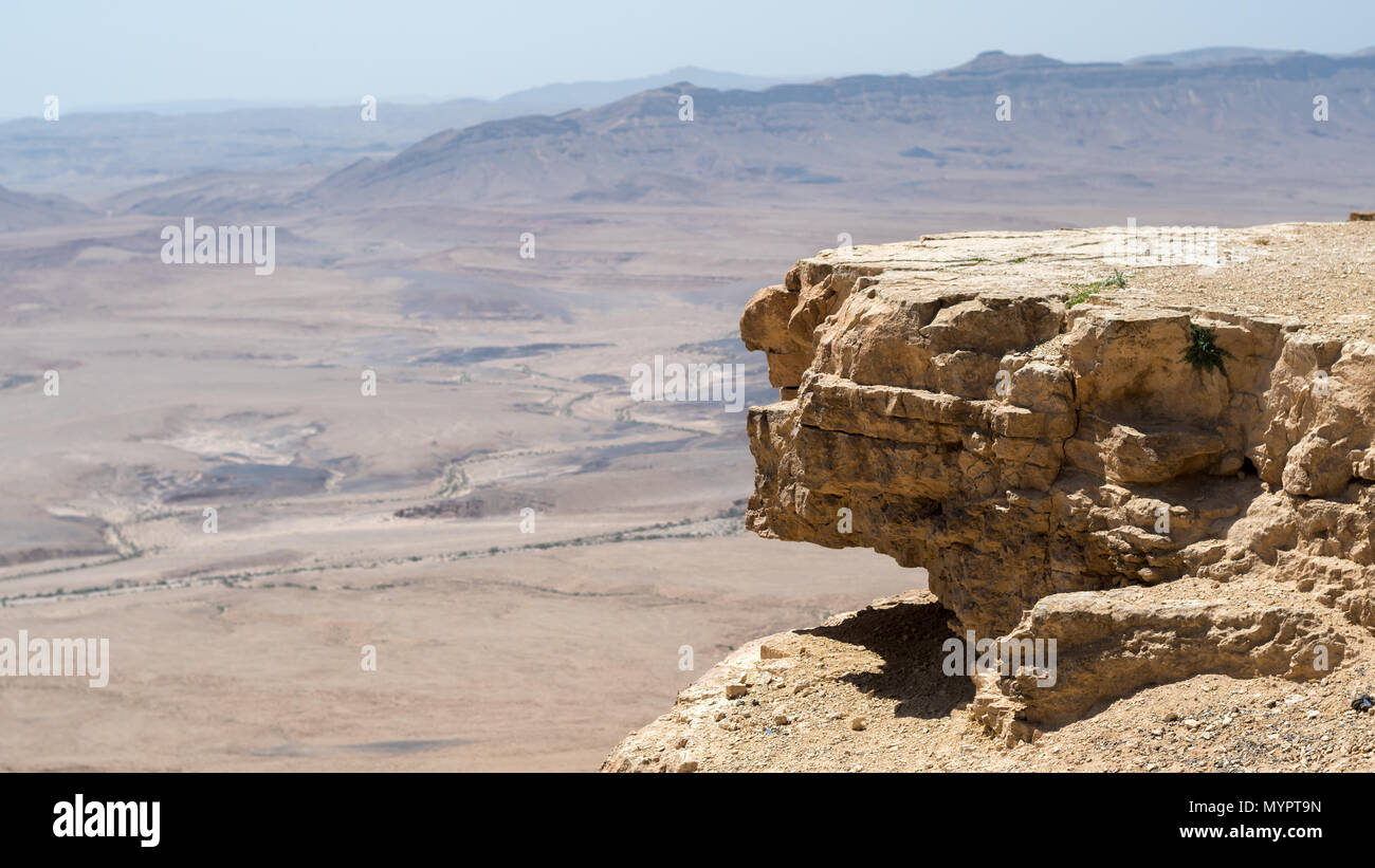 Landscape of Makhtesh Ramon, Israel Stock Photo - Alamy