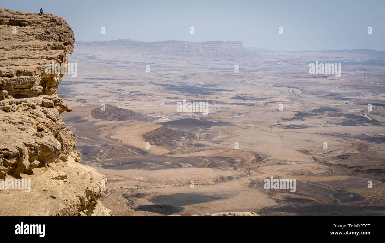 Landscape of Makhtesh Ramon, Israel Stock Photo - Alamy