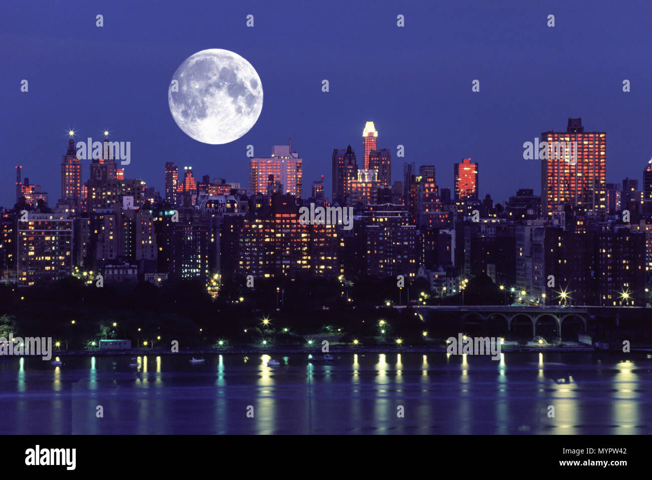 1992 HISTORICAL UPPER WESTSIDE SKYLINE MANHATTAN NEW YORK CITY USA ...