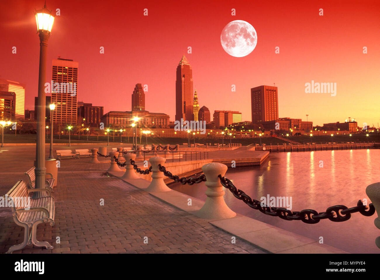 1992 HISTORICAL DOWNTOWN CLEVELAND SKYLINE OHIO USA Stock Photo - Alamy