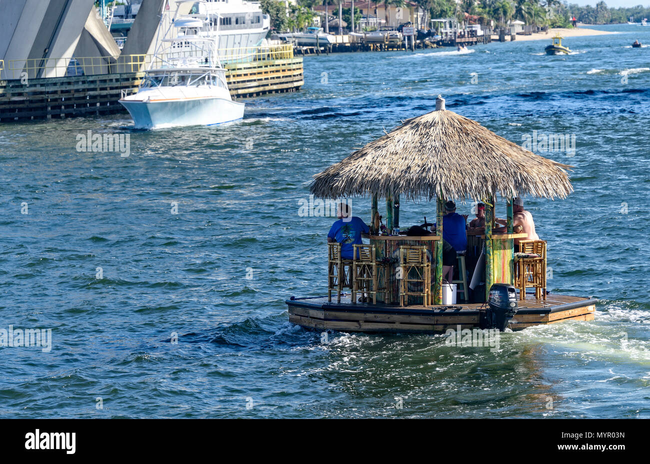 Boat tourist florida hi-res stock photography and images - Alamy