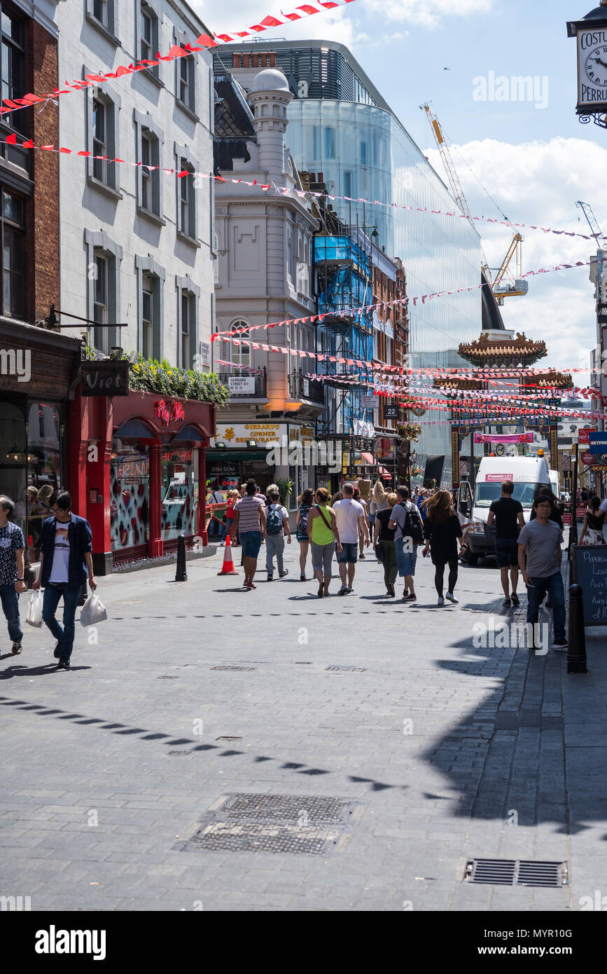 Wardour Street, looking towards Chinatown Gate, Soho, London, England, UK Stock Photo - Alamy
