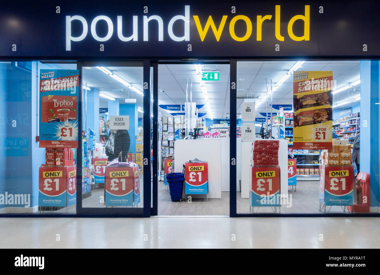 Poundworld shop window hi-res stock photography and images - Alamy