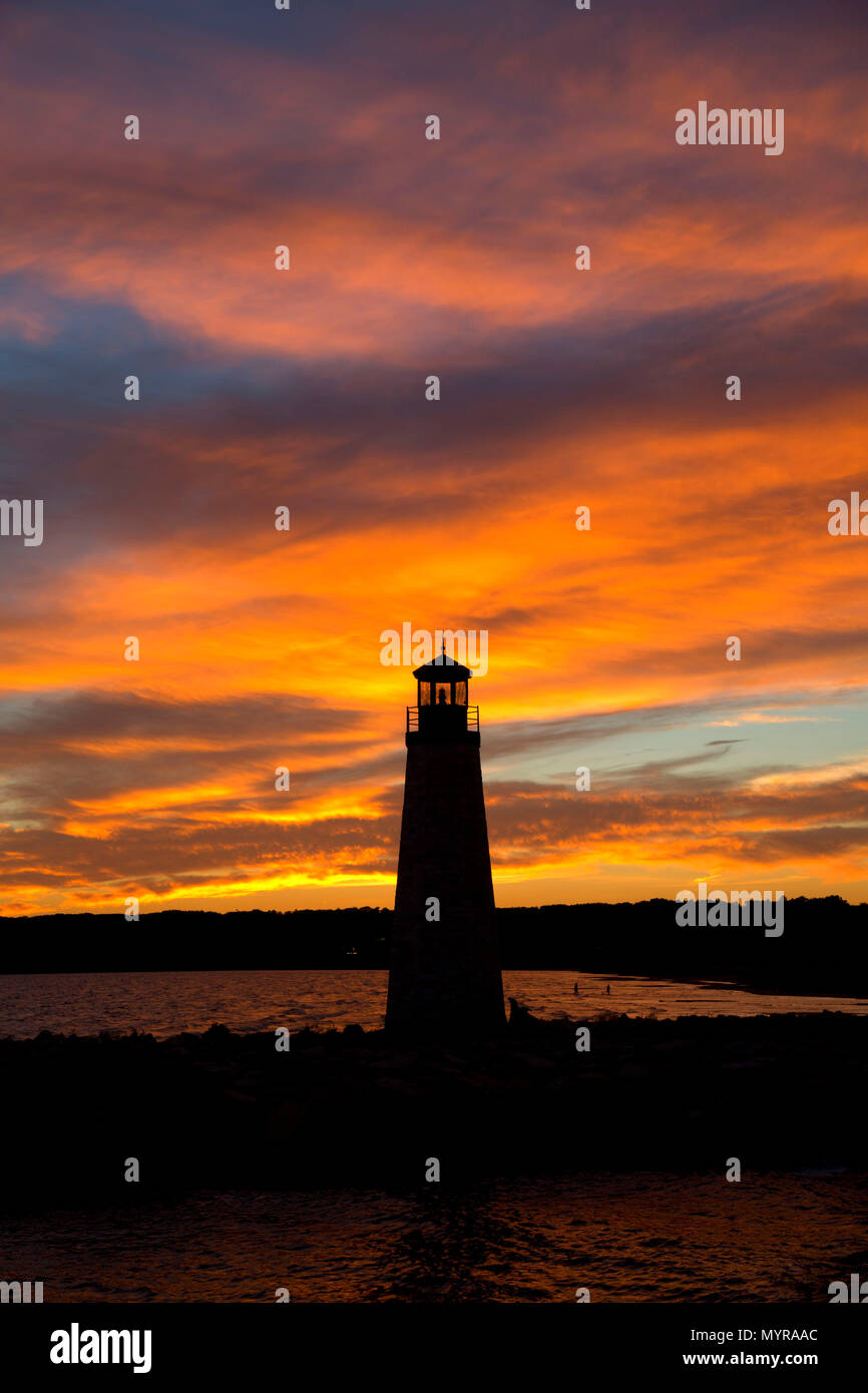 Gladstone Channel Lighthouse sunset, Van Cleve Park, Gladstone ...