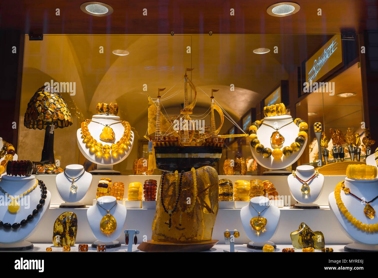 Jewellery Shop Window High Resolution Stock Photography and Images - Alamy