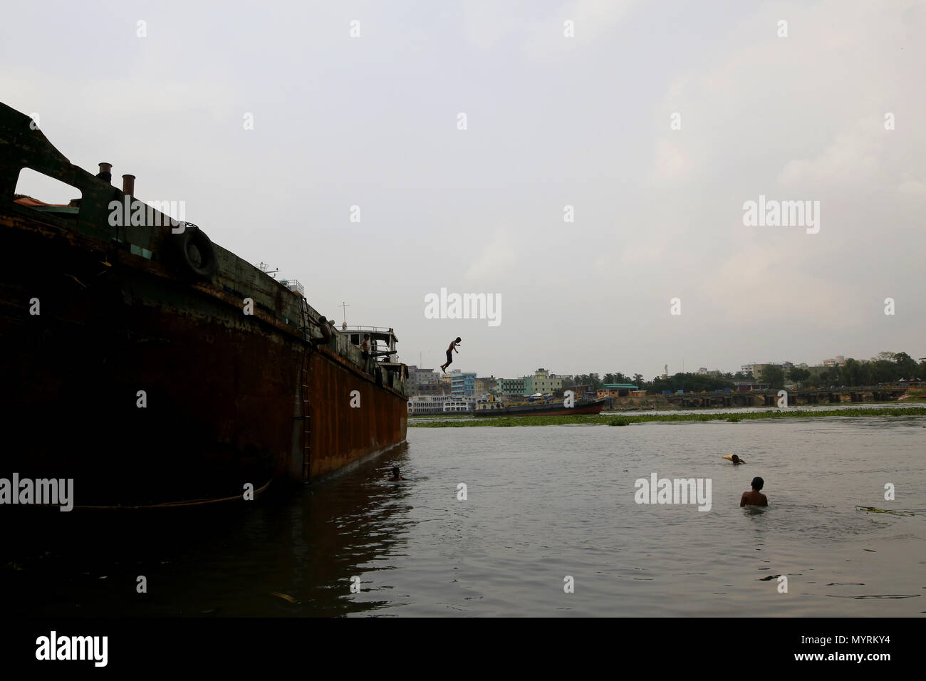 Bangladesh river water children hi-res stock photography and images - Alamy