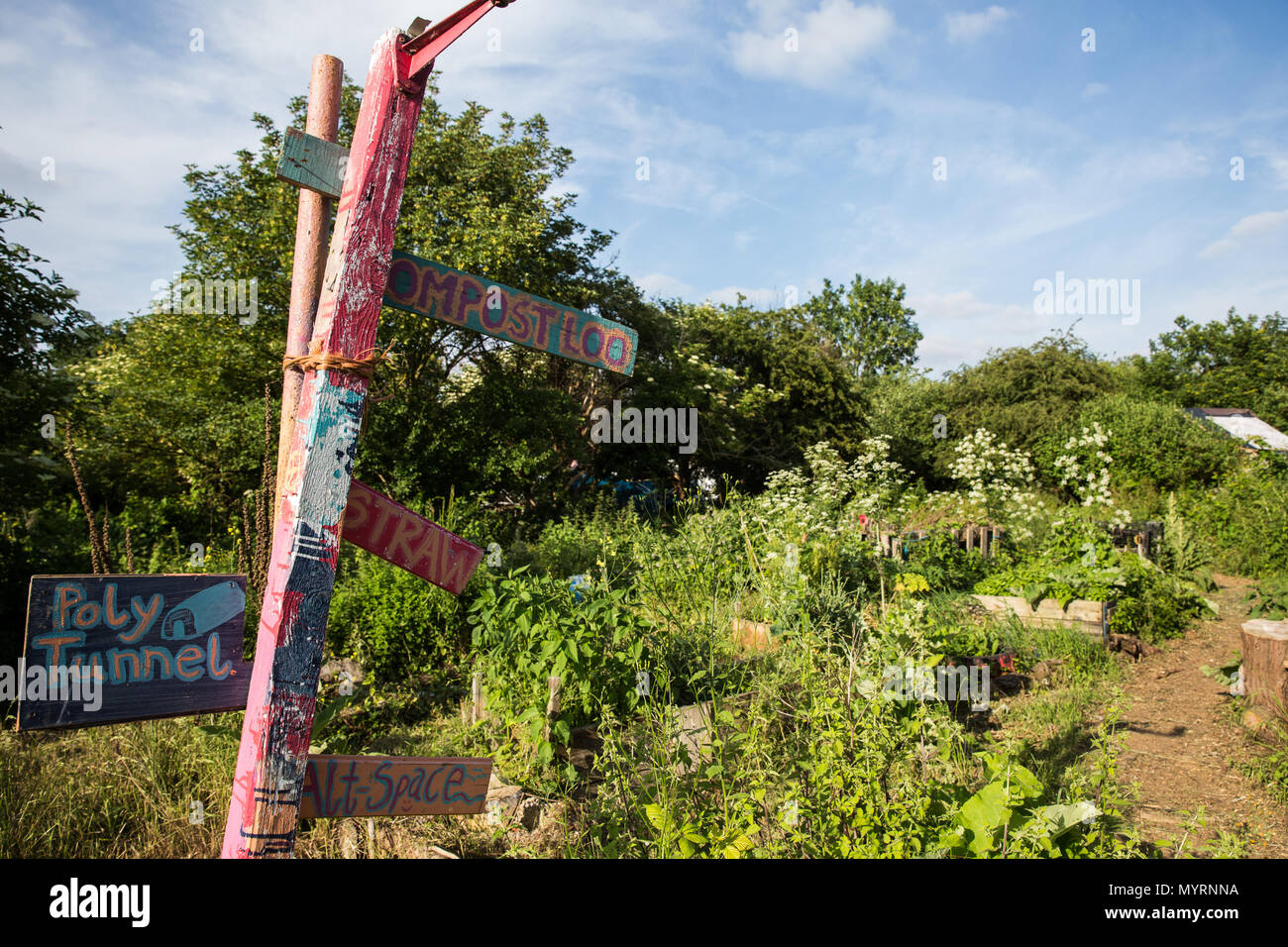 Sipson, UK. 5th June, 2018. A signpost at Grow Heathrow, an off-grid ...