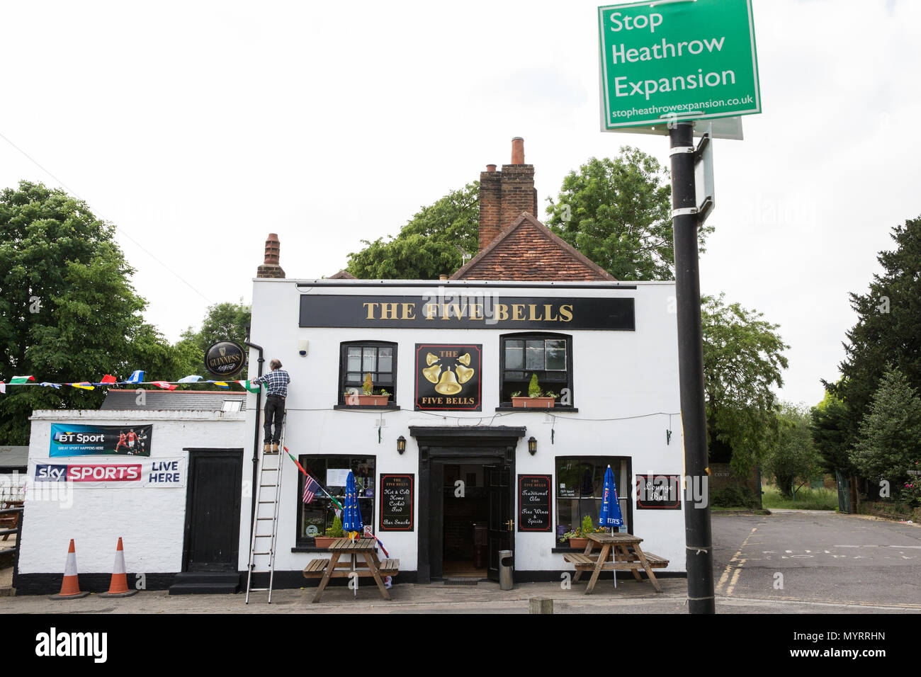 Five bells pub hi-res stock photography and images - Alamy