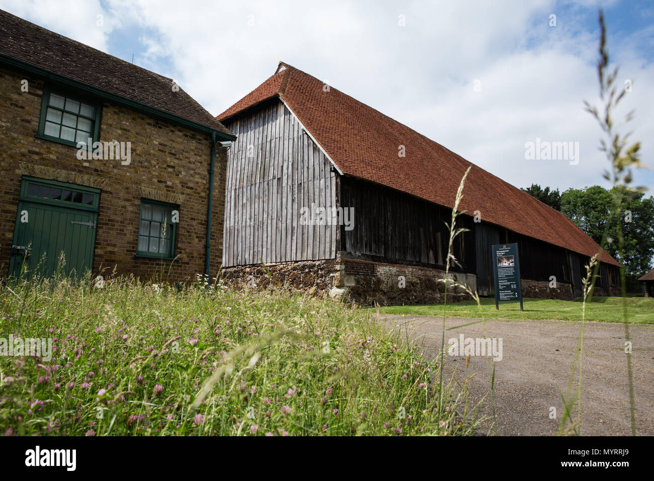 The great barn harmondsworth hi-res stock photography and images - Alamy