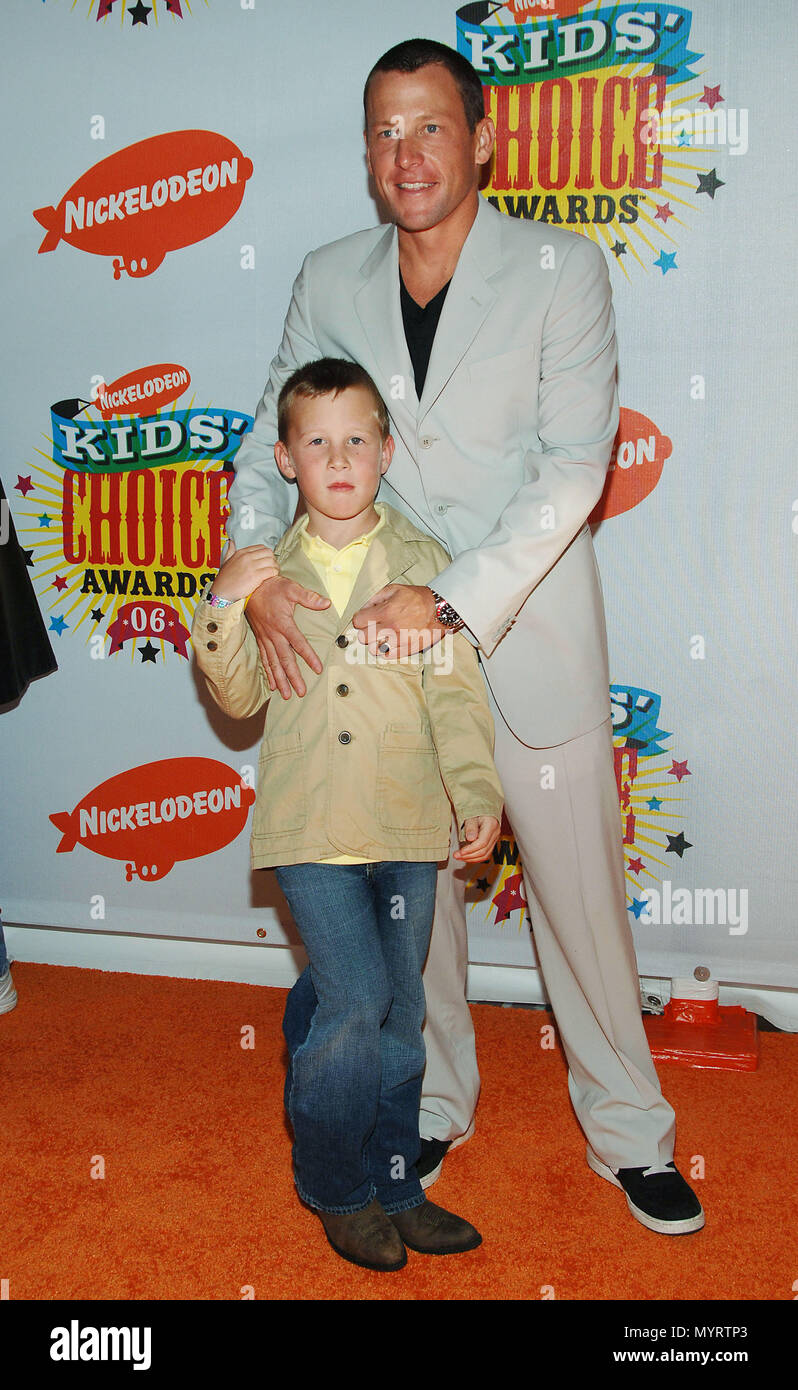 Lance Armstrong and son arriving at the Nickel Odeon Kid's Choice ...