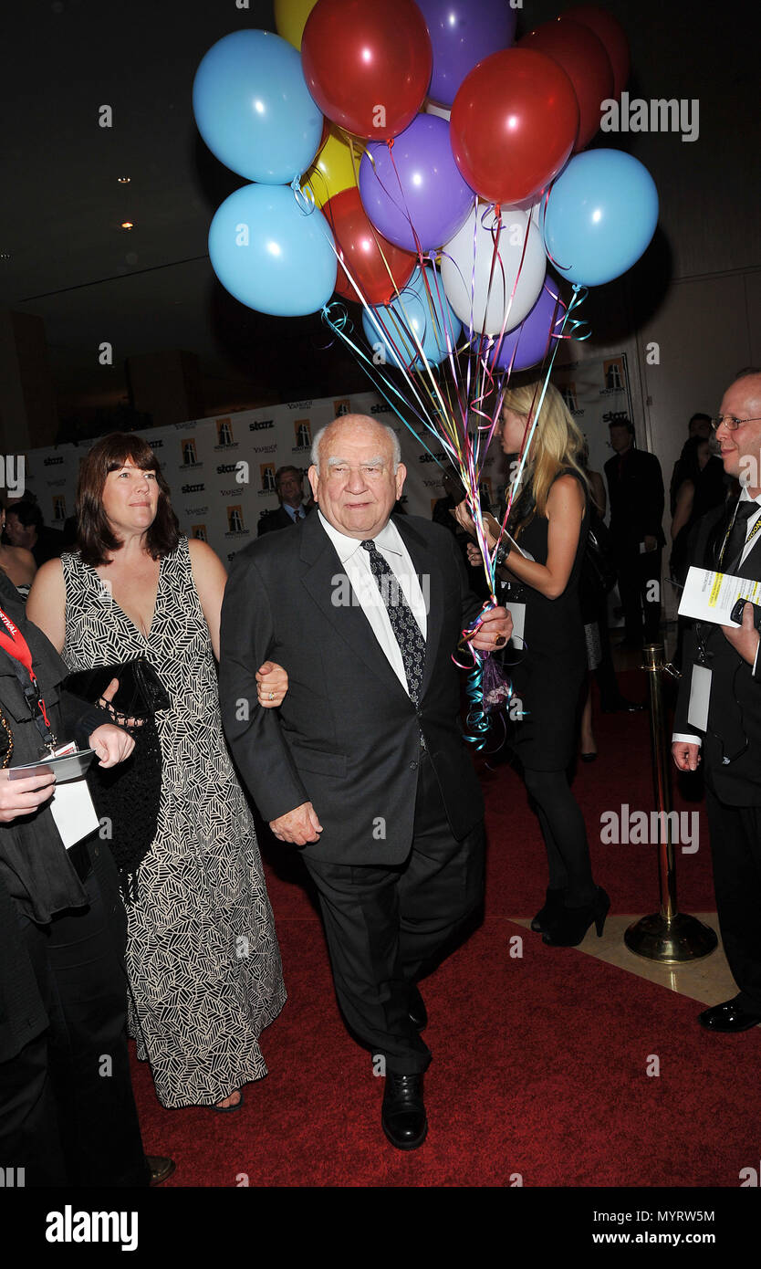 Ed asner and daughter hi-res stock photography and images - Alamy