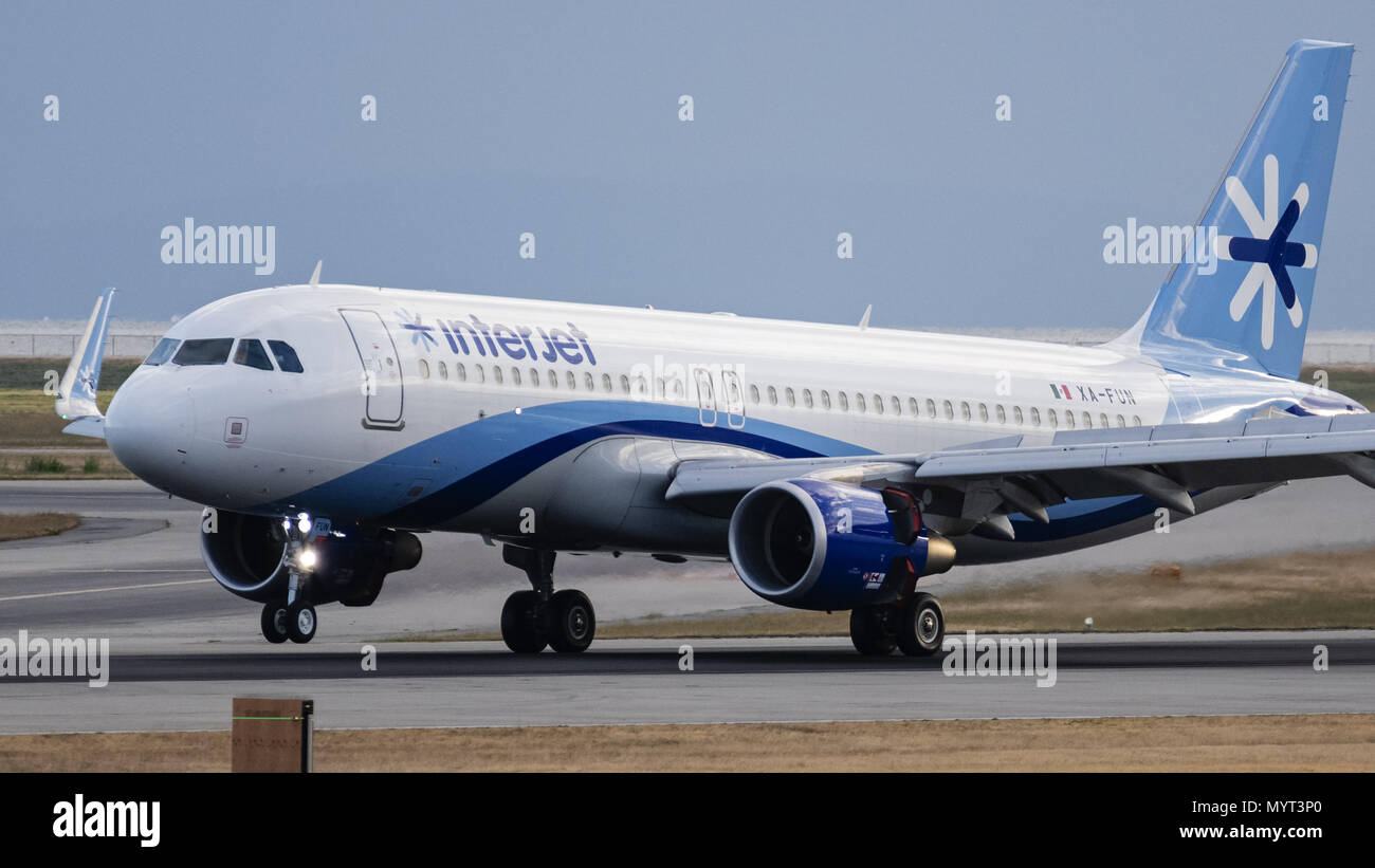 Airbus a320 200 winglet hi-res stock photography and images - Alamy