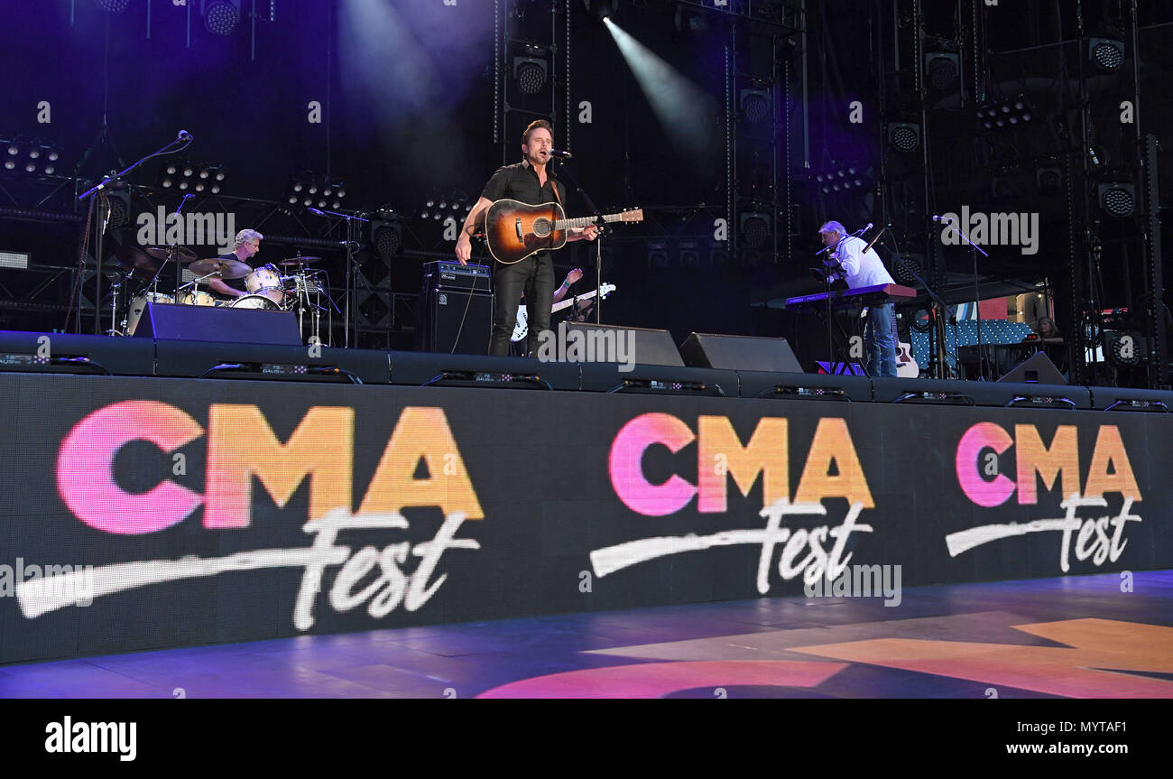 Charles esten cma music fest hi-res stock photography and images - Alamy