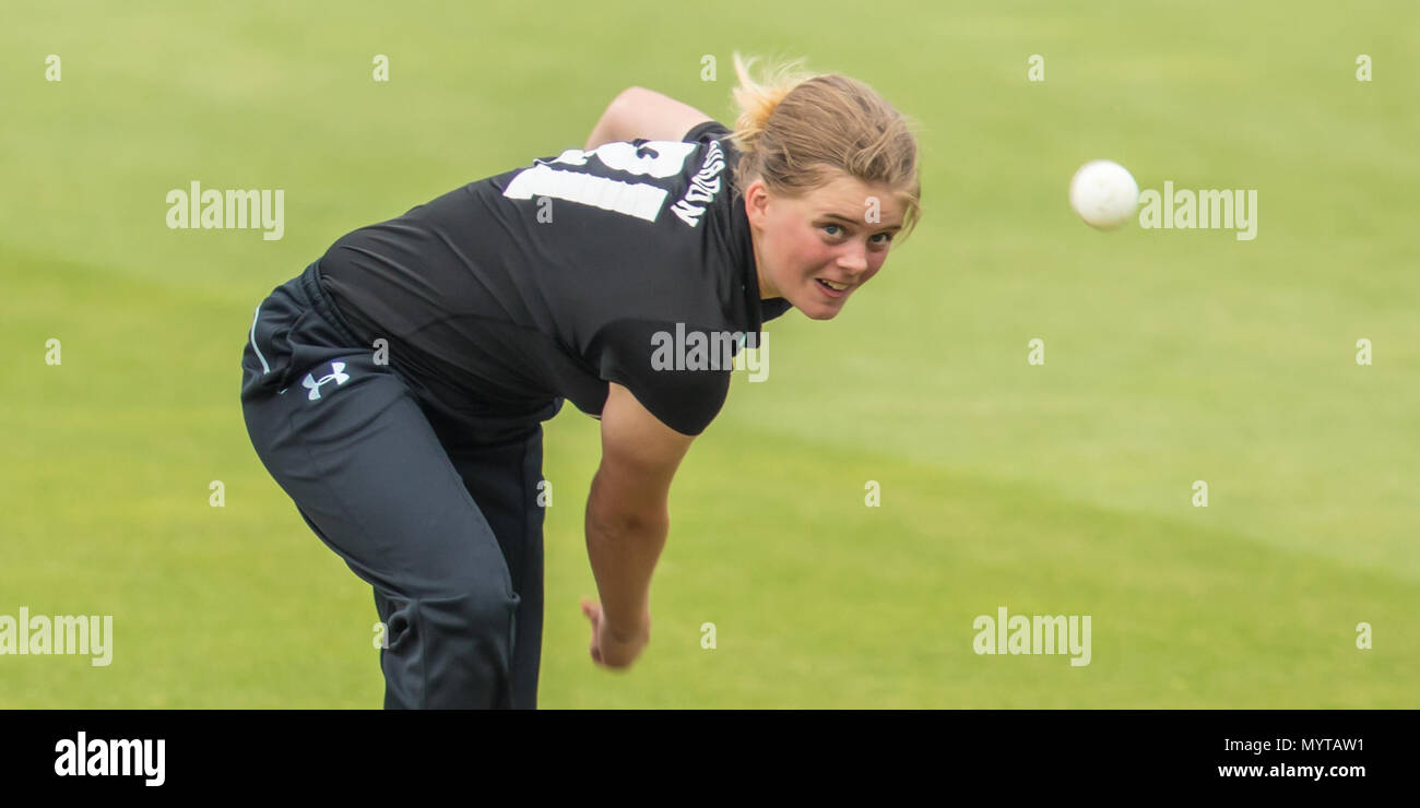London, UK. 7 June, 2018. Amy Gordon batting for Surrey Women against ...