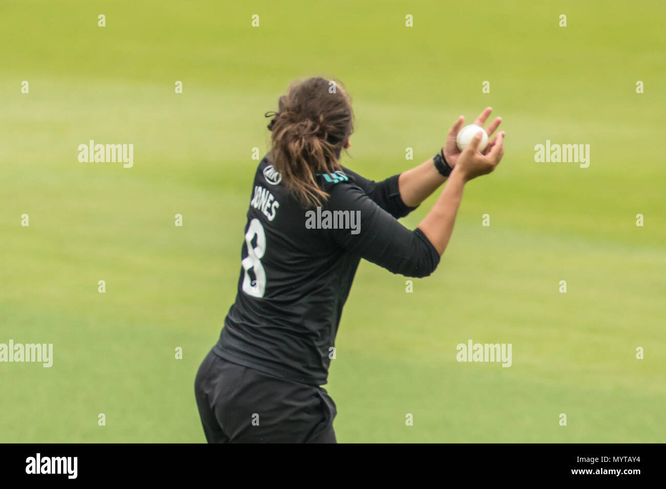 London, UK. 7 June, 2018. Hannah Jones takes a nice catch over her ...