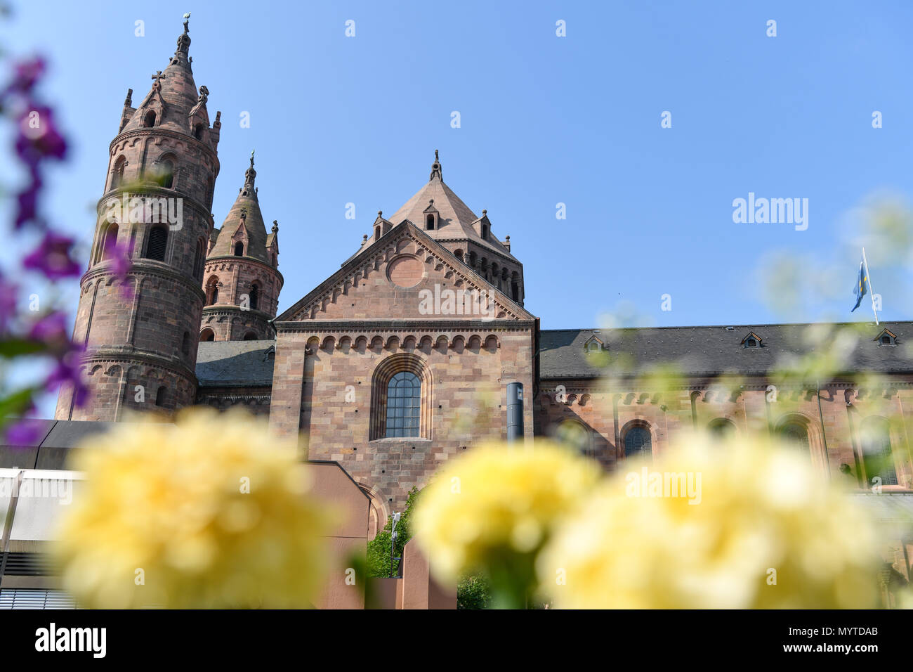 06 June 2018, Germany, Worms: The two east-facing church towers of the ...