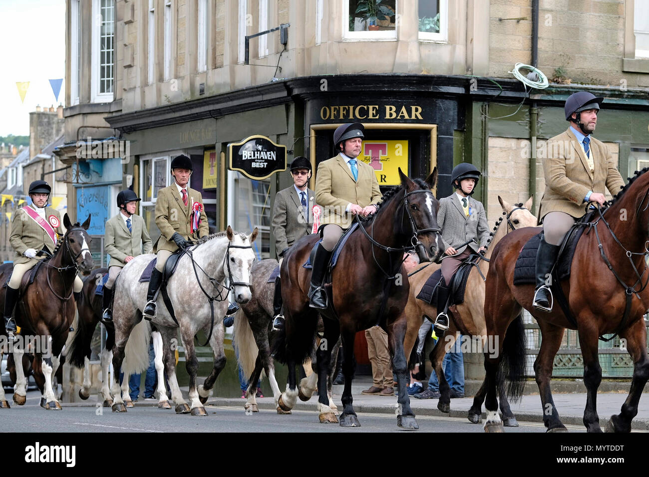 Hawick, UK. 8th Jun, 2018. Mounted followers ahead of the mornings ...