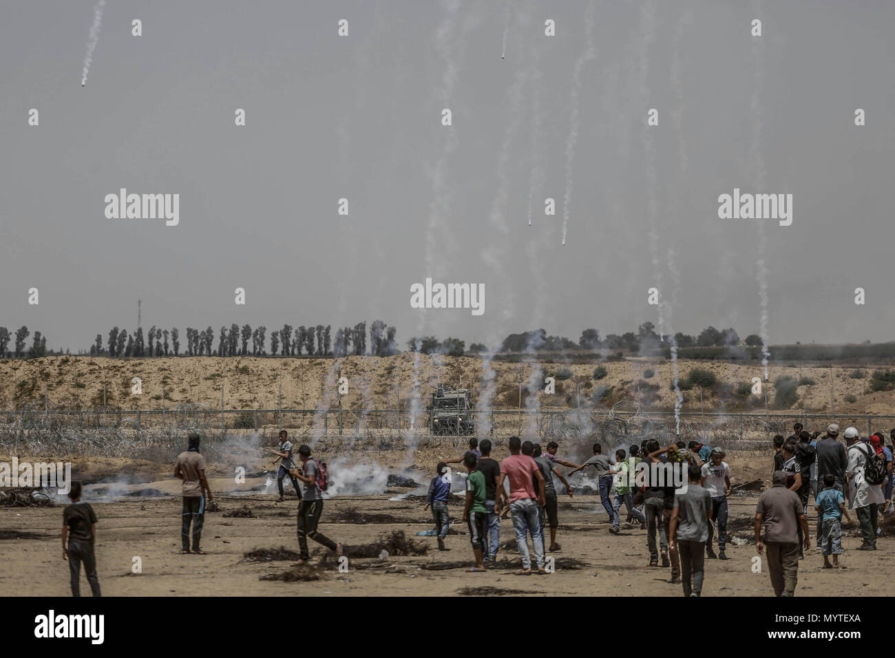 Israeli forces fire teargas canisters at Palestinians during clashes at ...