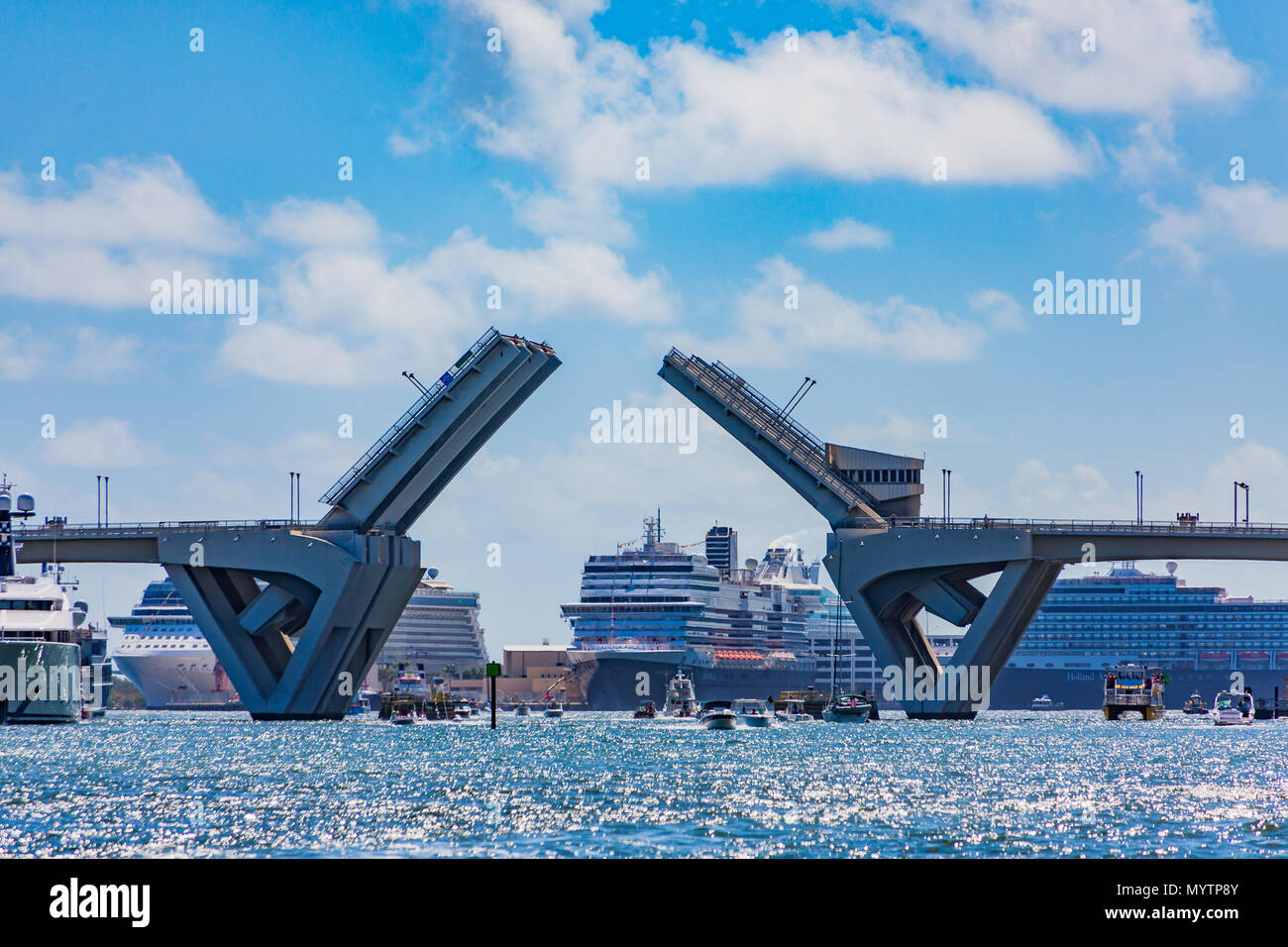Bridge draw drawbridge florida hi-res stock photography and images - Alamy