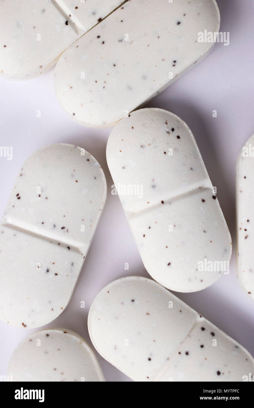 Multi vitamin and mineral natural health food supplement pills for ...