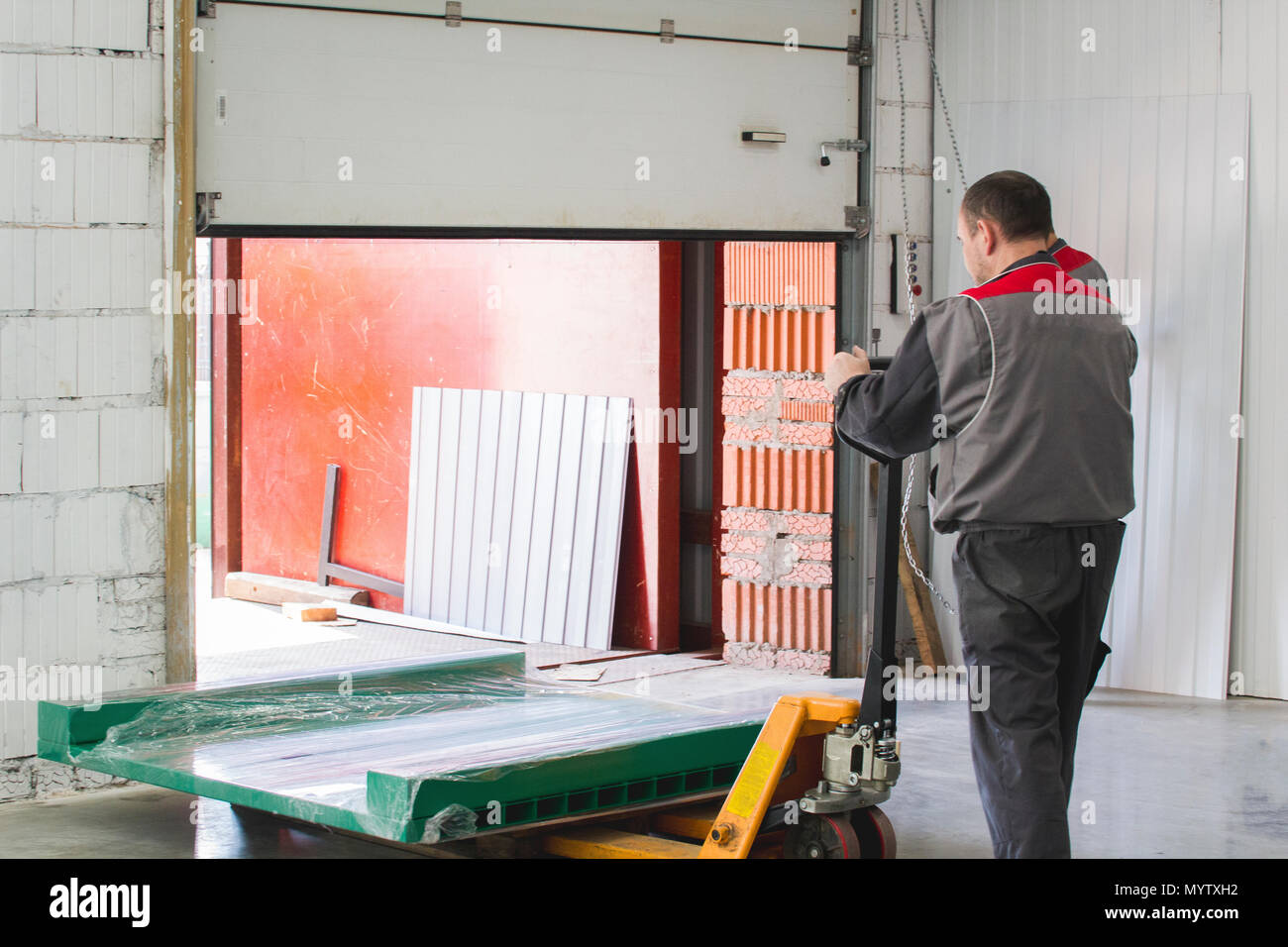 Factory Worker Stock Photos & Factory Worker Stock Images - Alamy