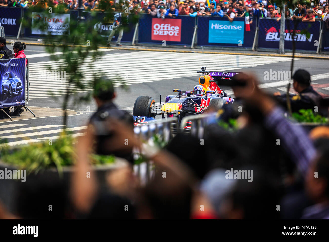 Driving around mexico hi-res stock photography and images - Alamy