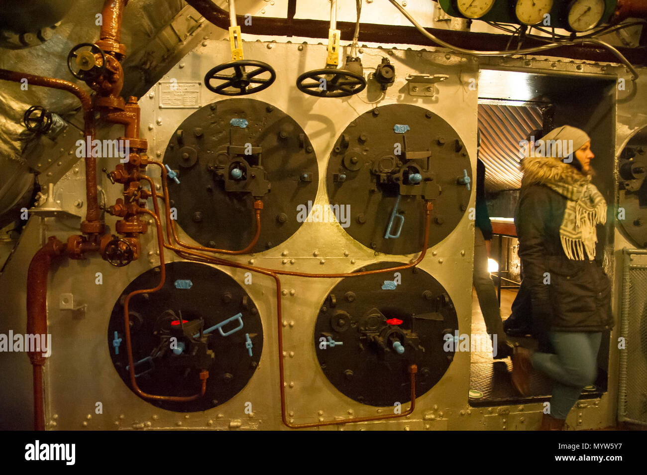 Inside destroyer ship hi-res stock photography and images - Alamy