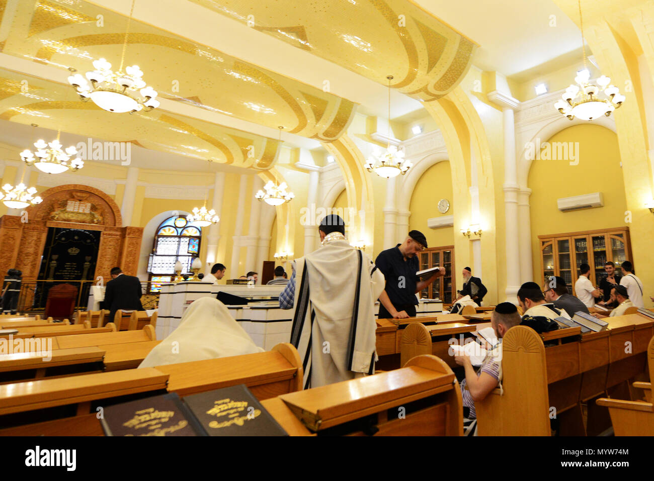 Jewish jew jews synagogue hi-res stock photography and images - Alamy