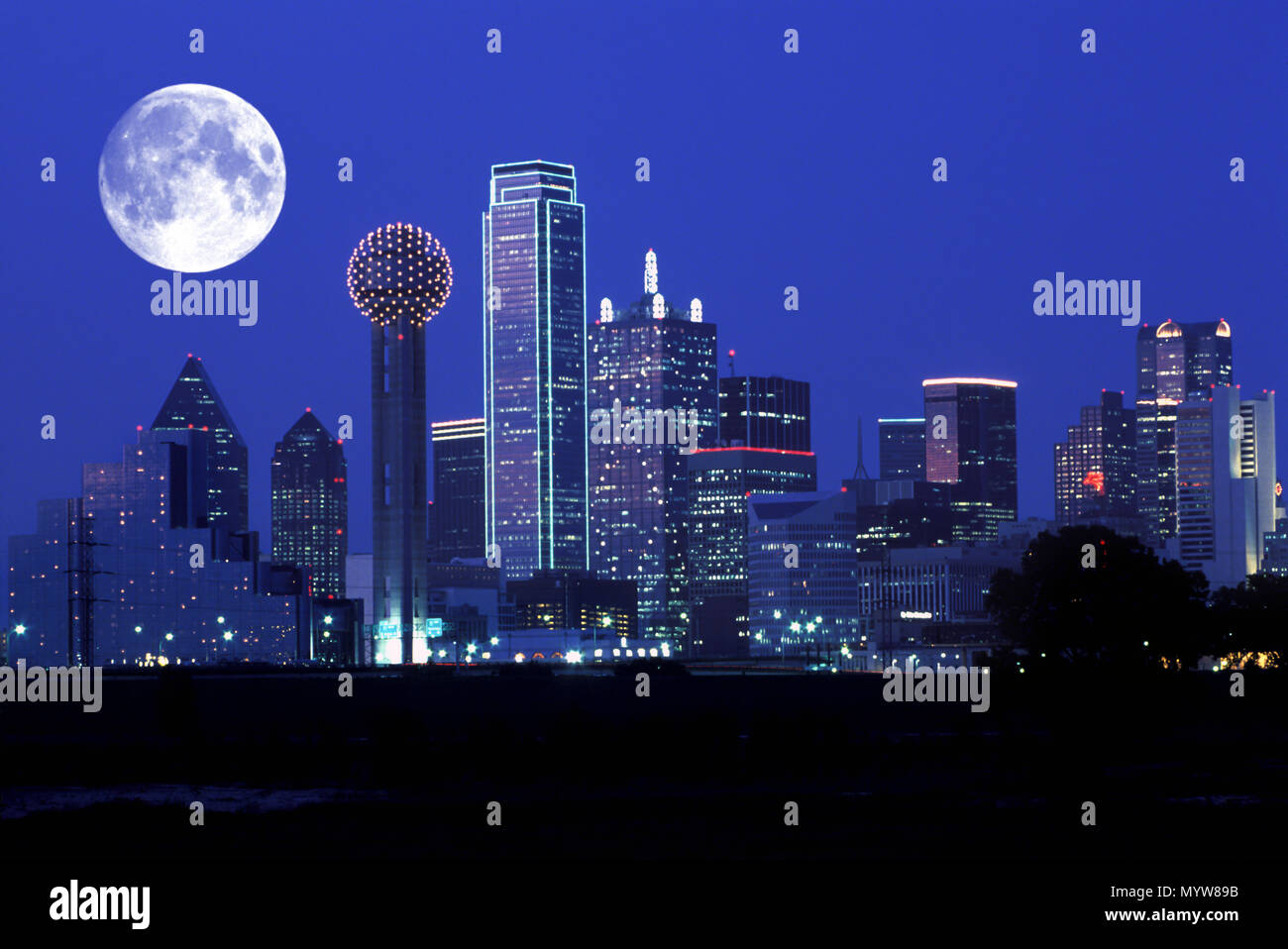 Dallas city skyline images hi-res stock photography and images - Alamy