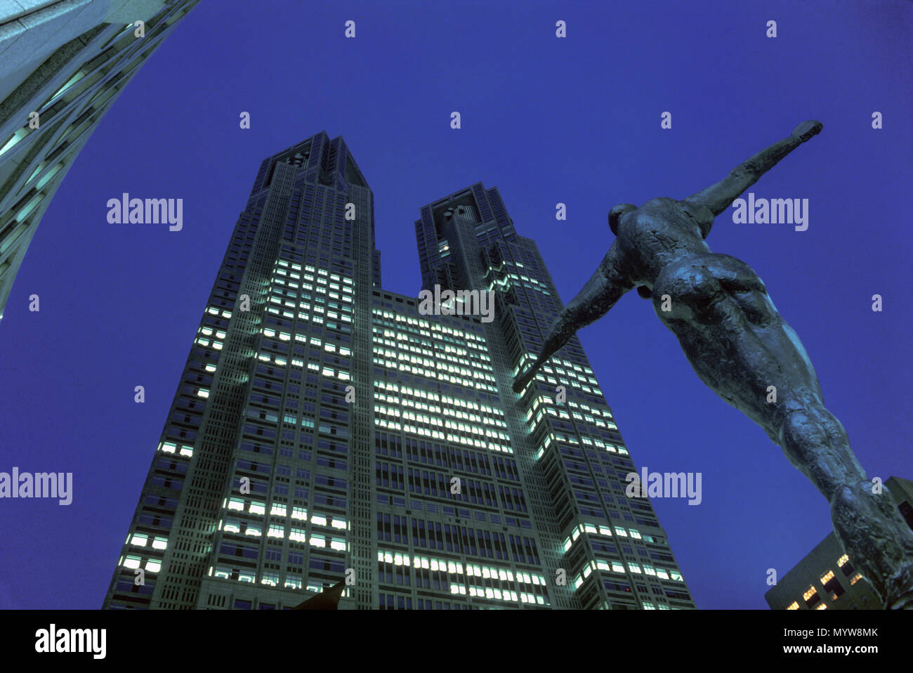 1992 HISTORICAL SCULPTURE METRO OFFICES 1 TOWER SHINJUKU TOKYO JAPAN ...