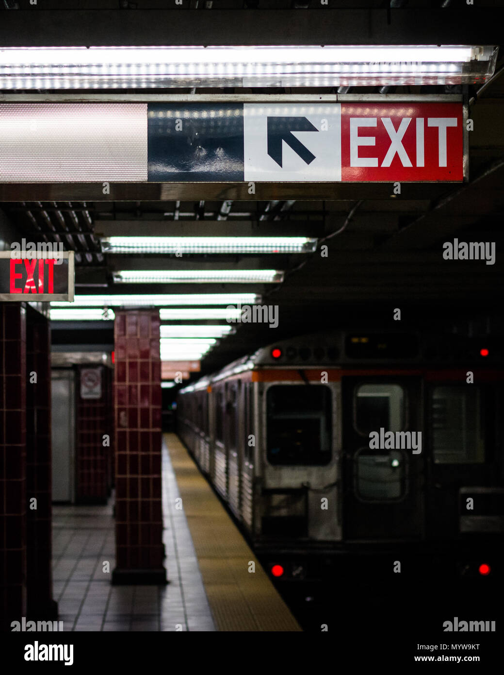 Philadelphia subway station hi-res stock photography and images - Alamy