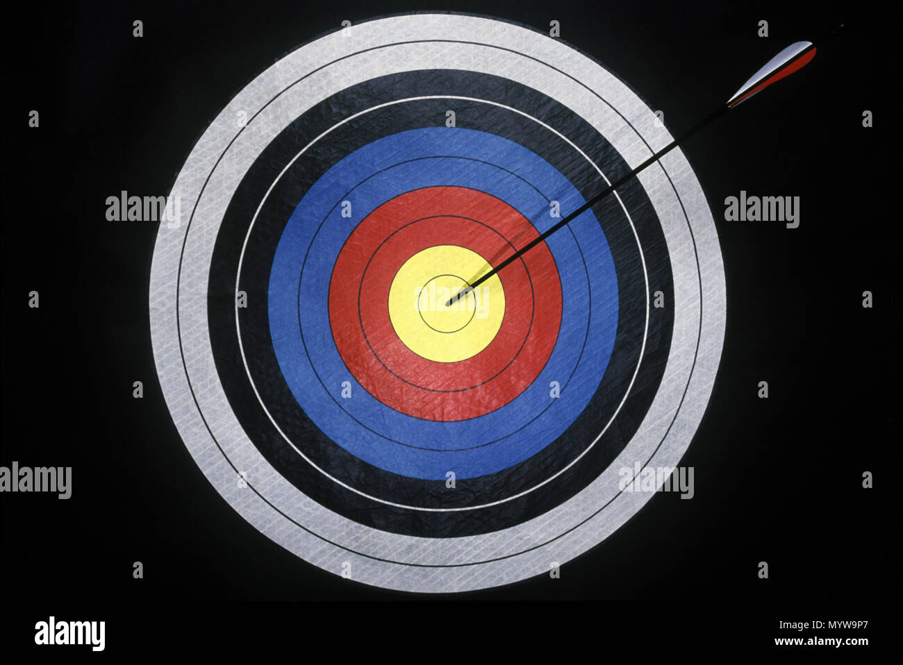 Arrow In Archery Target Stock Photos & Arrow In Archery Target Stock ...