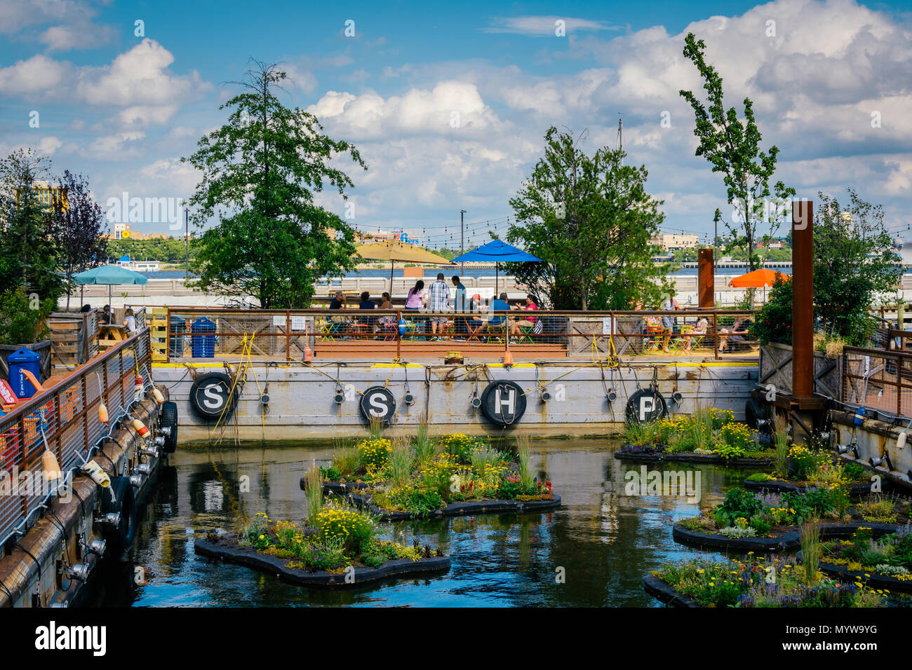 Philadelphia waterfront park hi-res stock photography and images - Alamy