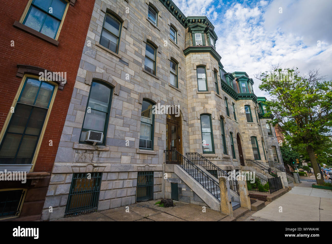 Stone houses on hi-res stock photography and images - Alamy