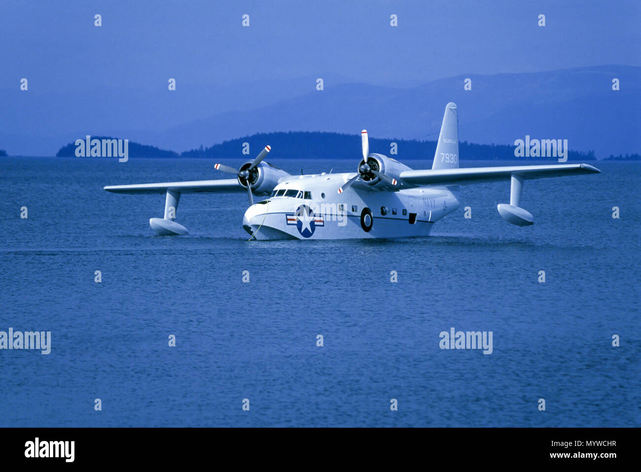 Amphibious flying boat hi-res stock photography and images - Alamy